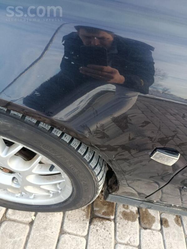 Melns Volvo V40 2003 Ventspils, ar dzinēja tilpumu 1.90 L un nobraukumu 400 tūkst. km par 750 €, foto 6 vietnē AUTOMOTO.COM.LV