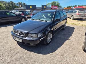Черный Вольво В40 2003 в Рига, объемом двигателя 1.90 л и пробегом 499 тыс. км за 950 €, фото 4 на AUTOMOTO.COM.LV