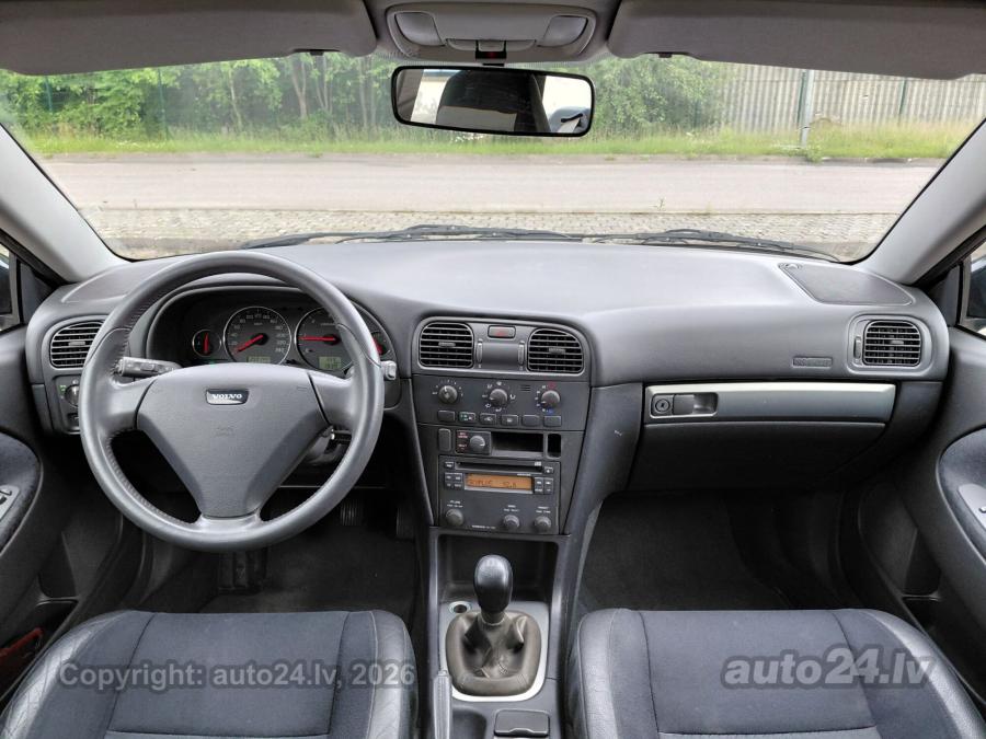 Черный Вольво В40 2003 в Пайде, объемом двигателя 1.90 л и пробегом 259 тыс. км за 2999 €, фото 10 на AUTOMOTO.COM.LV