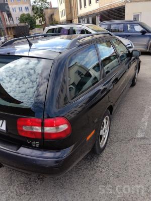 Черный Вольво В40 2003 в Салдус, объемом двигателя 1.90 л и пробегом 315 тыс. км за 450 €, фото 4 на AUTOMOTO.COM.LV
