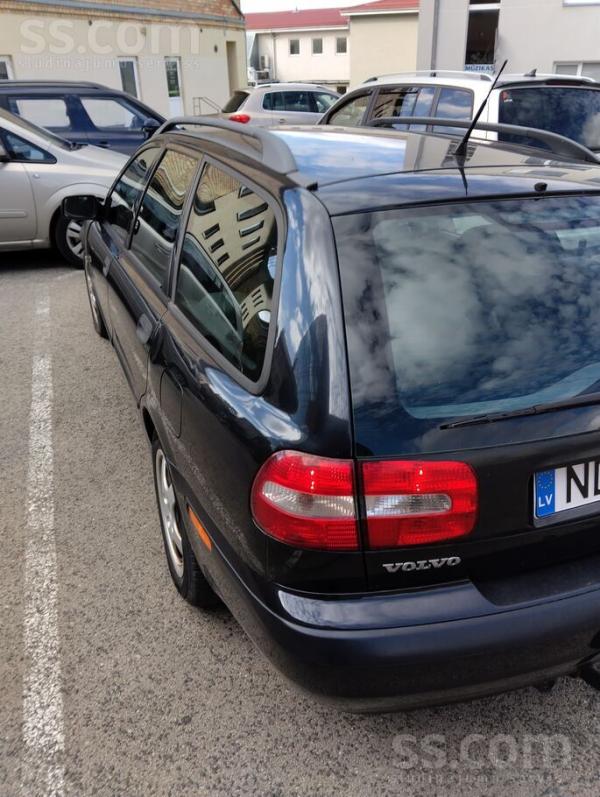 Black Volvo V40 2003 in Saldus, with an engine capacity of 1.90 L and mileage of 315 thousand km for 450 €, photo 4 on AUTOMOTO.COM.LV
