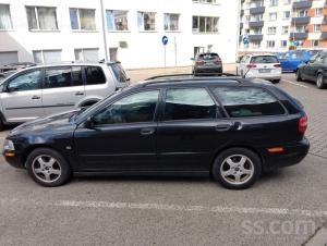 Черный Вольво В40 2003 в Салдус, объемом двигателя 1.90 л и пробегом 315 тыс. км за 450 €, фото 7 на AUTOMOTO.COM.LV
