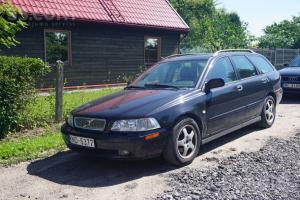 Черный Вольво В40 2003 в Салдус, объемом двигателя 1.90 л и пробегом 315 тыс. км за 450 €, фото 8 на AUTOMOTO.COM.LV