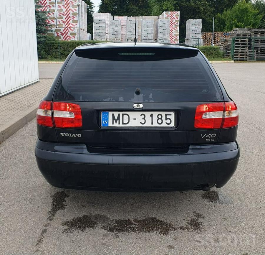 Melns Volvo V40 2003 Jelgava, ar dzinēja tilpumu 1.90 L un nobraukumu 306 tūkst. km par 1150 €, foto 8 vietnē AUTOMOTO.COM.LV