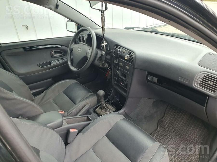Melns Volvo V40 2003 Jelgava, ar dzinēja tilpumu 1.90 L un nobraukumu 306 tūkst. km par 1150 €, foto 10 vietnē AUTOMOTO.COM.LV
