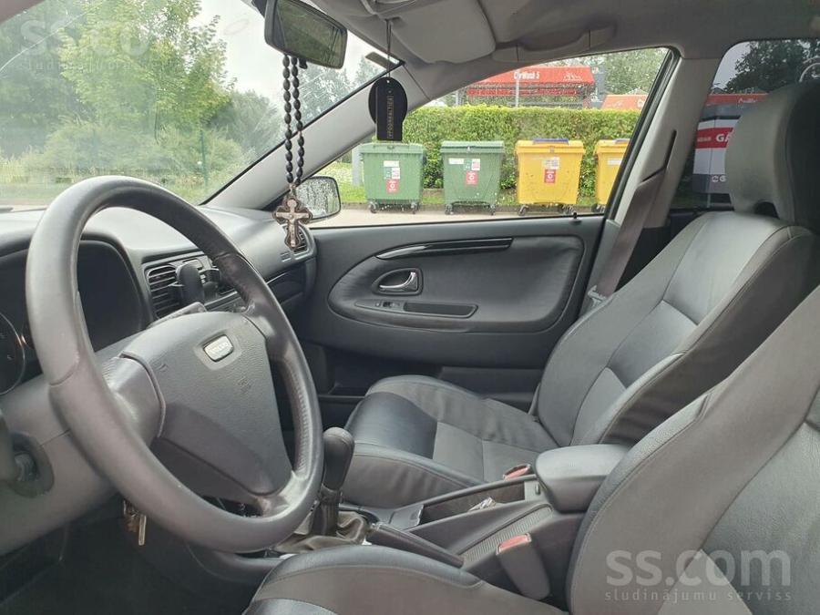 Melns Volvo V40 2003 Jelgava, ar dzinēja tilpumu 1.90 L un nobraukumu 306 tūkst. km par 1150 €, foto 12 vietnē AUTOMOTO.COM.LV