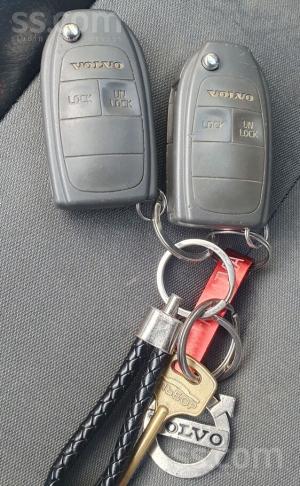 Melns Volvo V40 2003 Jelgava, ar dzinēja tilpumu 1.90 L un nobraukumu 306 tūkst. km par 1150 €, foto 17 vietnē AUTOMOTO.COM.LV