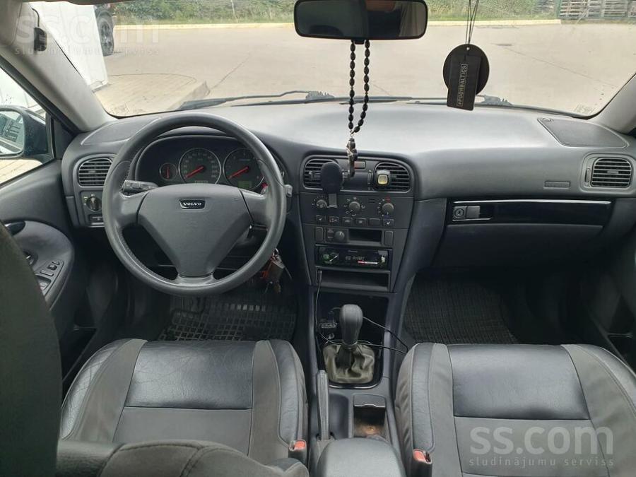 Melns Volvo V40 2003 Jelgava, ar dzinēja tilpumu 1.90 L un nobraukumu 306 tūkst. km par 1050 €, foto 9 vietnē AUTOMOTO.COM.LV