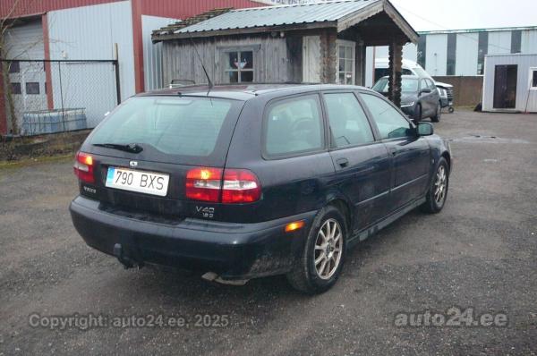 Melns Volvo V40 2004 Jehvi, ar dzinēja tilpumu 1.90 L un nobraukumu 0 tūkst. km par 990 €, foto 2 vietnē AUTOMOTO.COM.LV