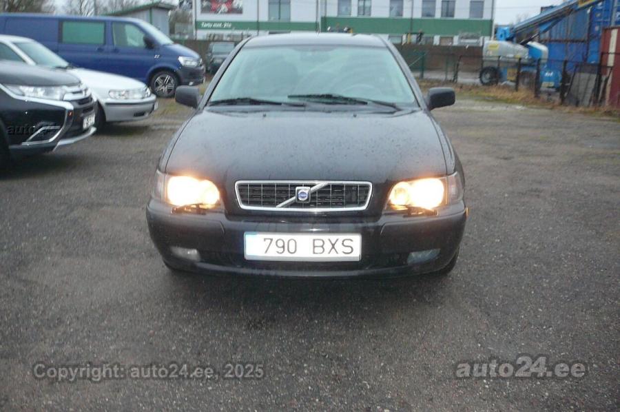 Melns Volvo V40 2004 Jehvi, ar dzinēja tilpumu 1.90 L un nobraukumu 0 tūkst. km par 990 €, foto 6 vietnē AUTOMOTO.COM.LV