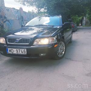 Melns Volvo V40 2004 Rīga, ar dzinēja tilpumu 1.90 L un nobraukumu 317 tūkst. km par 1000 €, foto 3 vietnē AUTOMOTO.COM.LV