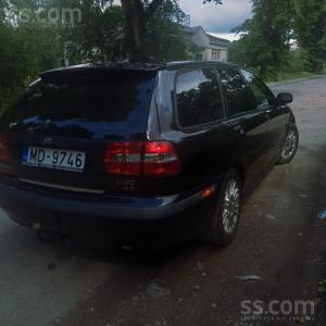 Melns Volvo V40 2004 Rīga, ar dzinēja tilpumu 1.90 L un nobraukumu 317 tūkst. km par 1000 €, foto 5 vietnē AUTOMOTO.COM.LV