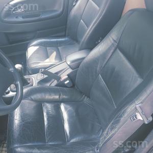 Melns Volvo V40 2004 Rīga, ar dzinēja tilpumu 1.90 L un nobraukumu 317 tūkst. km par 1000 €, foto 9 vietnē AUTOMOTO.COM.LV
