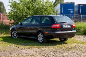 Melns Volvo V40 2004 Rīga, ar dzinēja tilpumu 1.90 L un nobraukumu 175 tūkst. km par 2495 €, foto 3 vietnē AUTOMOTO.COM.LV