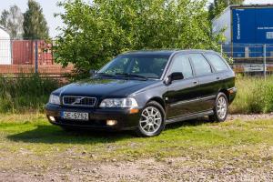 Melns Volvo V40 2004 Rīga, ar dzinēja tilpumu 1.90 L un nobraukumu 175 tūkst. km par 2495 €, foto 4 vietnē AUTOMOTO.COM.LV