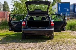 Melns Volvo V40 2004 Rīga, ar dzinēja tilpumu 1.90 L un nobraukumu 175 tūkst. km par 2495 €, foto 6 vietnē AUTOMOTO.COM.LV
