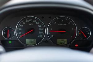 Melns Volvo V40 2004 Rīga, ar dzinēja tilpumu 1.90 L un nobraukumu 175 tūkst. km par 2495 €, foto 10 vietnē AUTOMOTO.COM.LV