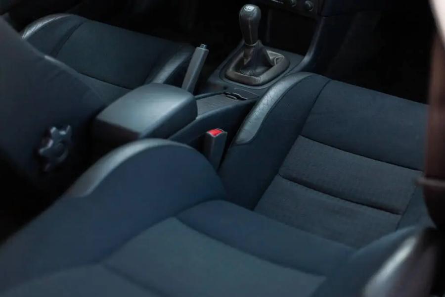 Melns Volvo V40 2004 Rīga, ar dzinēja tilpumu 1.90 L un nobraukumu 175 tūkst. km par 2495 €, foto 19 vietnē AUTOMOTO.COM.LV