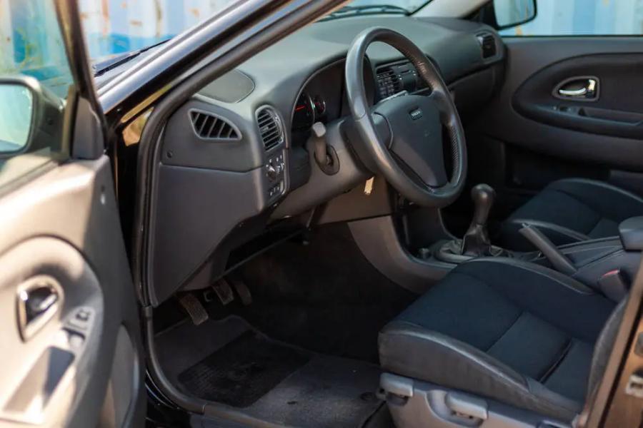 Melns Volvo V40 2004 Rīga, ar dzinēja tilpumu 1.90 L un nobraukumu 175 tūkst. km par 2495 €, foto 25 vietnē AUTOMOTO.COM.LV