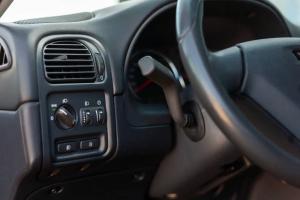 Melns Volvo V40 2004 Rīga, ar dzinēja tilpumu 1.90 L un nobraukumu 175 tūkst. km par 2495 €, foto 27 vietnē AUTOMOTO.COM.LV