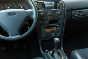 Melns Volvo V40 2004 Rīga, ar dzinēja tilpumu 1.90 L un nobraukumu 175 tūkst. km par 2495 €, foto 32 vietnē AUTOMOTO.COM.LV