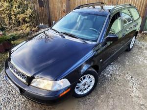 Black Volvo V40 2004 in Riga, with an engine capacity of 1.90 L and mileage of 330 thousand km for 1800 €, photo 5 on AUTOMOTO.COM.LV