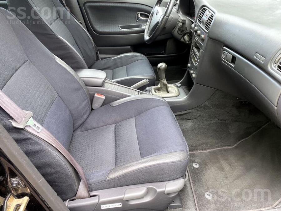 Black Volvo V40 2004 in Riga, with an engine capacity of 1.90 L and mileage of 330 thousand km for 1800 €, photo 16 on AUTOMOTO.COM.LV