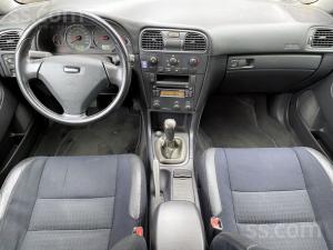 Black Volvo V40 2004 in Riga, with an engine capacity of 1.90 L and mileage of 330 thousand km for 1800 €, photo 17 on AUTOMOTO.COM.LV