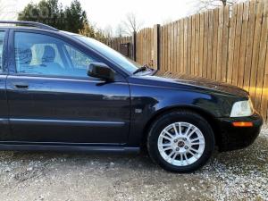 Black Volvo V40 2004 in Riga, with an engine capacity of 1.90 L and mileage of 330 thousand km for 1800 €, photo 29 on AUTOMOTO.COM.LV