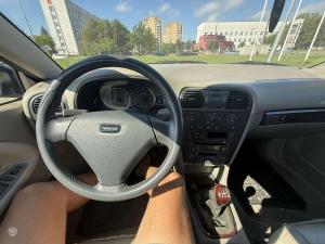Black Volvo V40 2004 in Kaunas, with an engine capacity of 1.78 L and mileage of 216 thousand km for 1750 €, photo 16 on AUTOMOTO.COM.LV