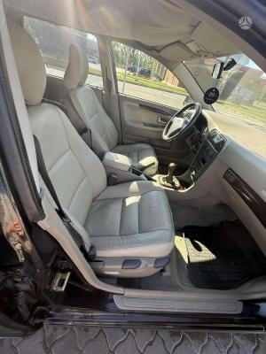 Black Volvo V40 2004 in Kaunas, with an engine capacity of 1.78 L and mileage of 216 thousand km for 1750 €, photo 17 on AUTOMOTO.COM.LV