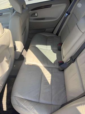 Black Volvo V40 2004 in Kaunas, with an engine capacity of 1.78 L and mileage of 216 thousand km for 1750 €, photo 19 on AUTOMOTO.COM.LV