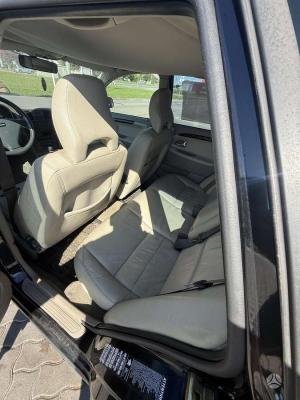 Black Volvo V40 2004 in Kaunas, with an engine capacity of 1.78 L and mileage of 216 thousand km for 1750 €, photo 21 on AUTOMOTO.COM.LV