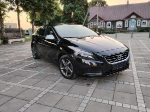 Black Volvo V40 2012 in Raseiniai, with an engine capacity of 2.00 L and mileage of 284 thousand km for 6500 €, photo 4 on AUTOMOTO.COM.LV