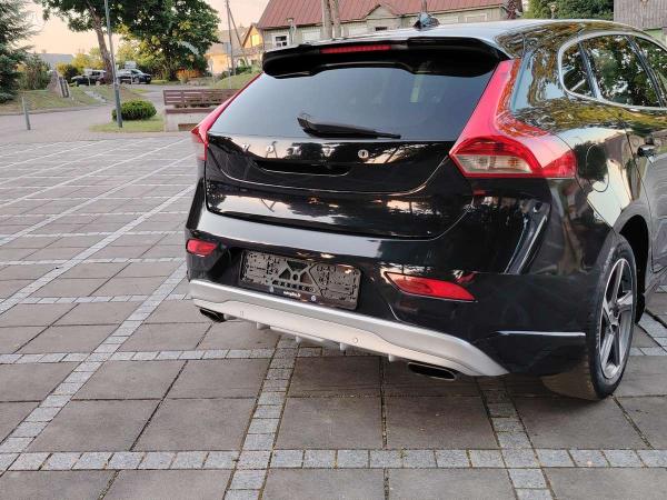 Melns Volvo V40 2012 Raseiniai, ar dzinēja tilpumu 2.00 L un nobraukumu 284 tūkst. km par 6500 €, foto 4 vietnē AUTOMOTO.COM.LV