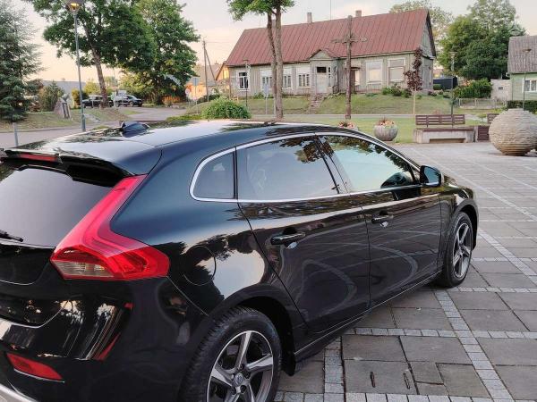Melns Volvo V40 2012 Raseiniai, ar dzinēja tilpumu 2.00 L un nobraukumu 284 tūkst. km par 6500 €, foto 7 vietnē AUTOMOTO.COM.LV