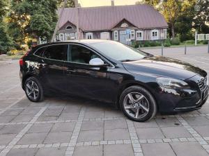Black Volvo V40 2012 in Raseiniai, with an engine capacity of 2.00 L and mileage of 284 thousand km for 6500 €, photo 10 on AUTOMOTO.COM.LV