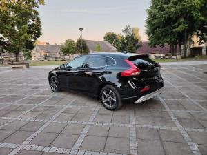 Black Volvo V40 2012 in Raseiniai, with an engine capacity of 2.00 L and mileage of 284 thousand km for 6500 €, photo 14 on AUTOMOTO.COM.LV