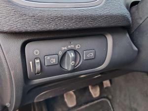 Black Volvo V40 2012 in Raseiniai, with an engine capacity of 2.00 L and mileage of 284 thousand km for 6500 €, photo 16 on AUTOMOTO.COM.LV