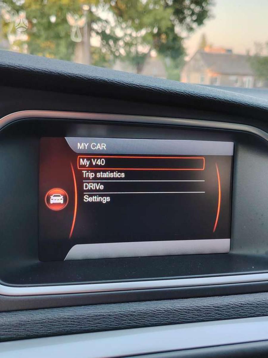Black Volvo V40 2012 in Raseiniai, with an engine capacity of 2.00 L and mileage of 284 thousand km for 6500 €, photo 21 on AUTOMOTO.COM.LV