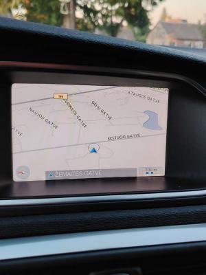 Black Volvo V40 2012 in Raseiniai, with an engine capacity of 2.00 L and mileage of 284 thousand km for 6500 €, photo 23 on AUTOMOTO.COM.LV