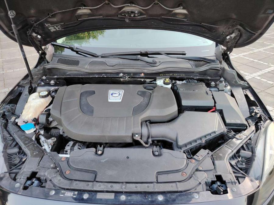 Black Volvo V40 2012 in Raseiniai, with an engine capacity of 2.00 L and mileage of 284 thousand km for 6500 €, photo 31 on AUTOMOTO.COM.LV