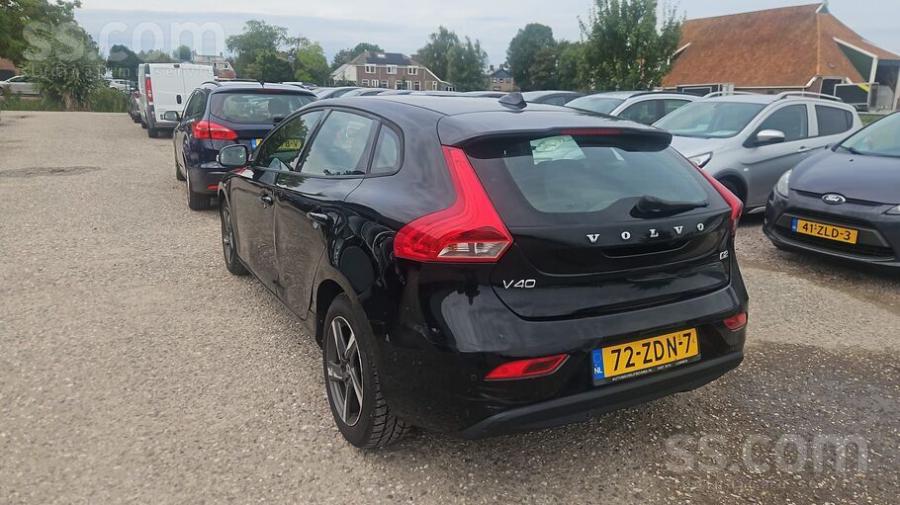 Черный Вольво В40 2012 в Рига, объемом двигателя 1.60 л и пробегом 0 тыс. км за 2794 €, фото 4 на AUTOMOTO.COM.LV