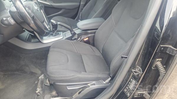 Melns Volvo V40 2012 Rīga, ar dzinēja tilpumu 1.60 L un nobraukumu 0 tūkst. km par 2794 €, foto 7 vietnē AUTOMOTO.COM.LV