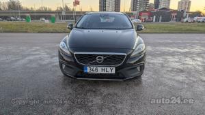 Black Volvo V40 2013 in Tallinn, with an engine capacity of 2.00 L and mileage of 258 thousand km for 7000 €, photo 2 on AUTOMOTO.COM.LV