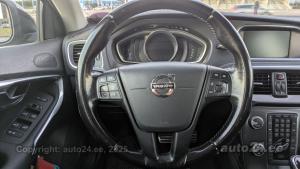 Black Volvo V40 2013 in Tallinn, with an engine capacity of 2.00 L and mileage of 258 thousand km for 7000 €, photo 8 on AUTOMOTO.COM.LV