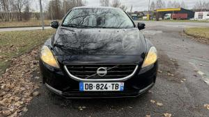 Melns Volvo V40 2013 Tauragė, ar dzinēja tilpumu 1.56 L un nobraukumu 270 tūkst. km par 4700 €, foto  vietnē AUTOMOTO.COM.LV