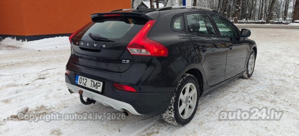 Black Volvo V40 2013 in Paide, with an engine capacity of 2.00 L and mileage of 356 thousand km for 7900 €, photo 5 on AUTOMOTO.COM.LV