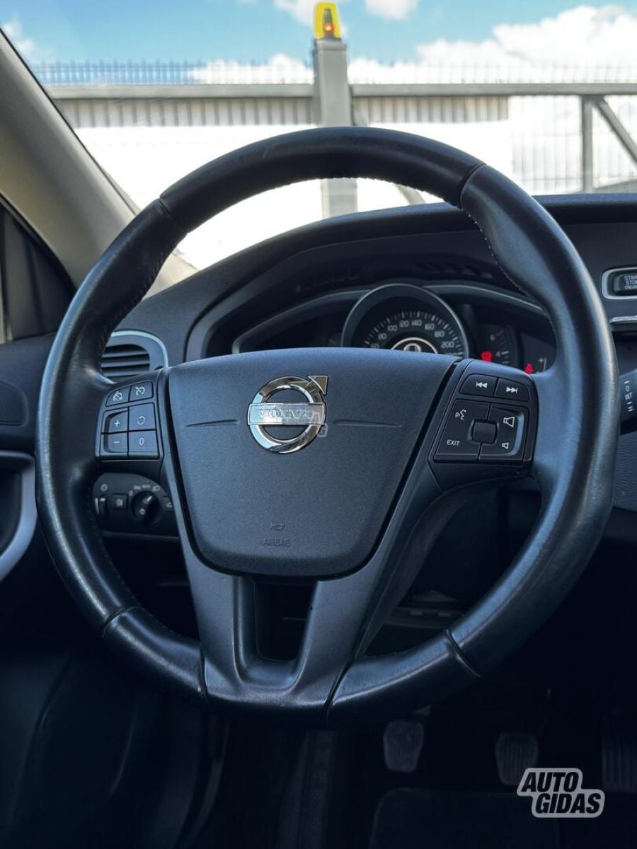 Melns Volvo V40 2013 Klaipėda, ar dzinēja tilpumu 1.60 L un nobraukumu 284 tūkst. km par 5750 €, foto 11 vietnē AUTOMOTO.COM.LV