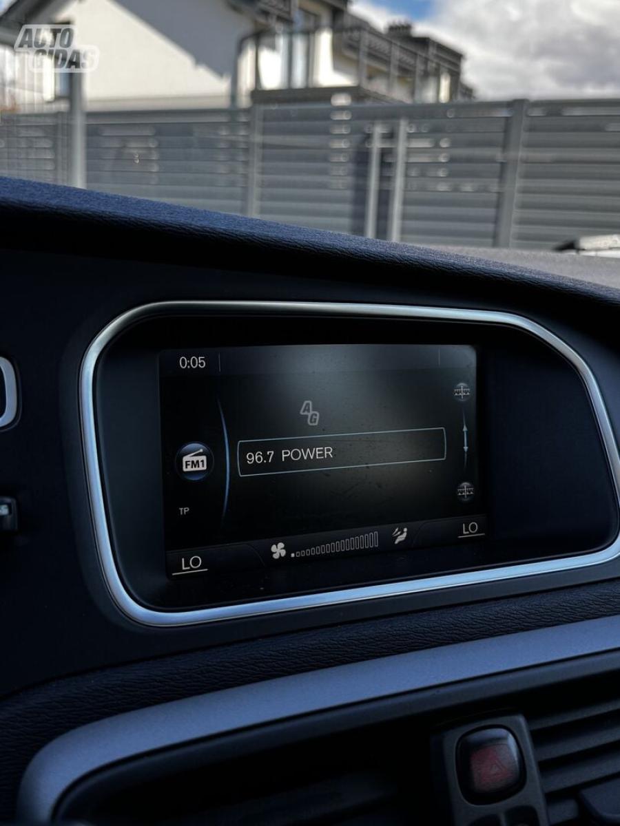 Melns Volvo V40 2013 Klaipėda, ar dzinēja tilpumu 1.60 L un nobraukumu 284 tūkst. km par 5750 €, foto 14 vietnē AUTOMOTO.COM.LV